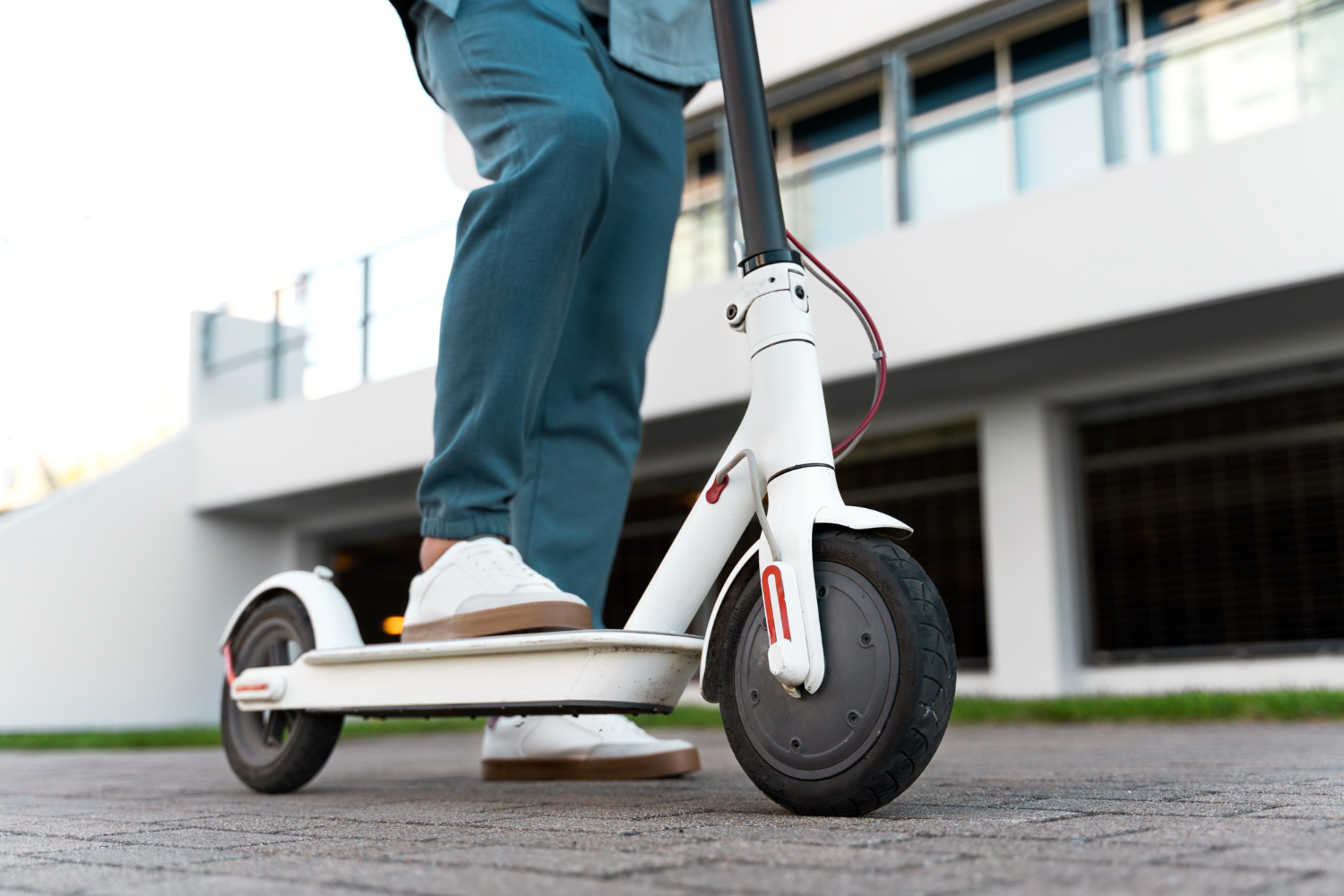 Seated vs. Standing Electric Scooters: Which Ride Is Better for You ...